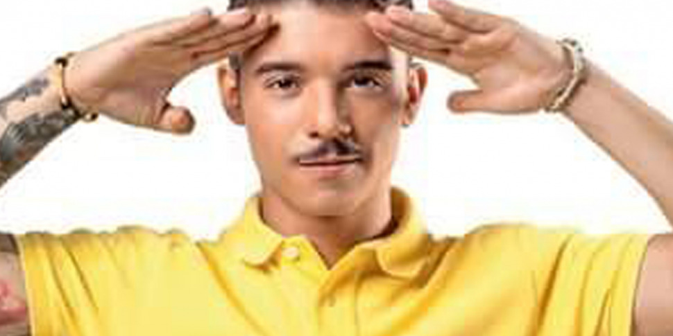 Canzoni e autografi, il rapper Moreno incontra i fan a Milazzo ...