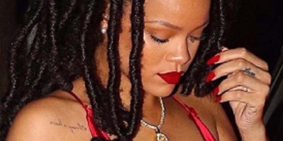 Rasta e scollatura vertiginosa, più di un milione di "like" per il ...