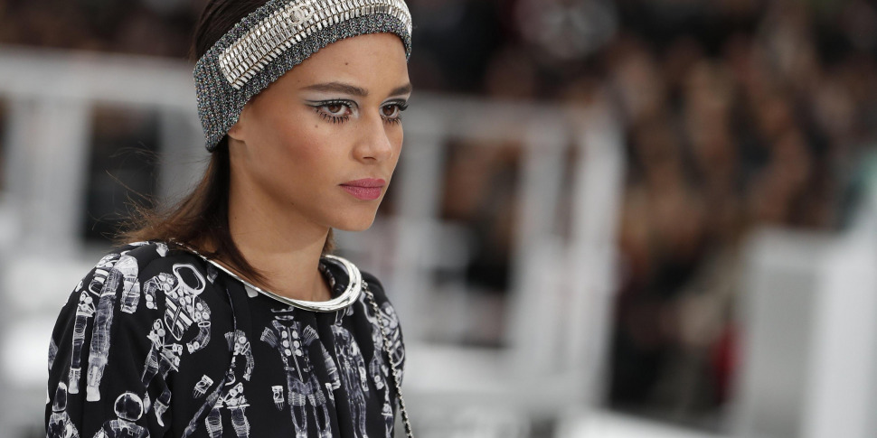 Borse a forma di razzo e stivali come collant: la moda "spaziale" di ...