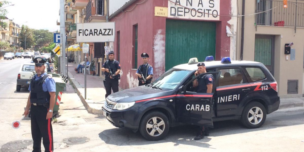 Medico di base aggredito da madre e figli a Ficarazzi, devastata la ...