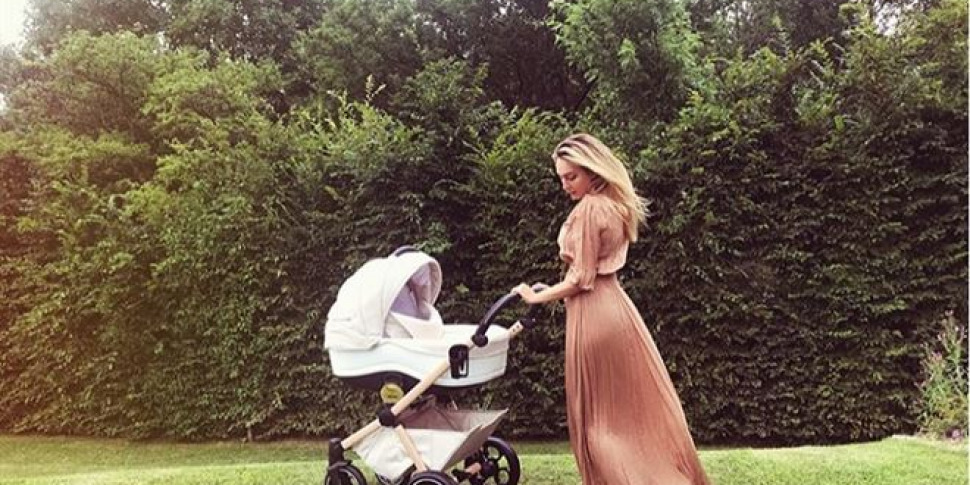 Cristel Carrisi e le prime foto social con il figlio Kay: "Un amore che ...