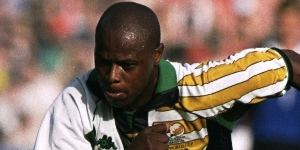 Lutto nel mondo del calcio, è morto l'ex giocatore del Bari Phil ...