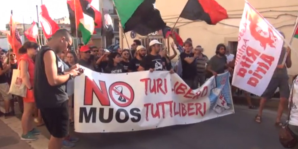 Nuova protesta dei No Muos a Niscemi: il video del corteo - Giornale di ...