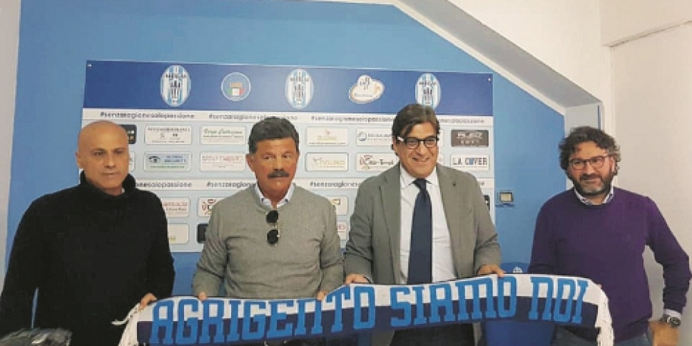 L'Akragas "divorzia" da Vullo, è Longo il nuovo tecnico - Giornale di ...