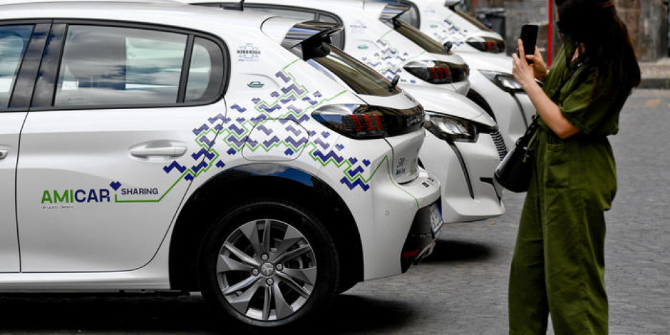 A Napoli arriva Amicar, car sharing con auto elettriche - Giornale di ...