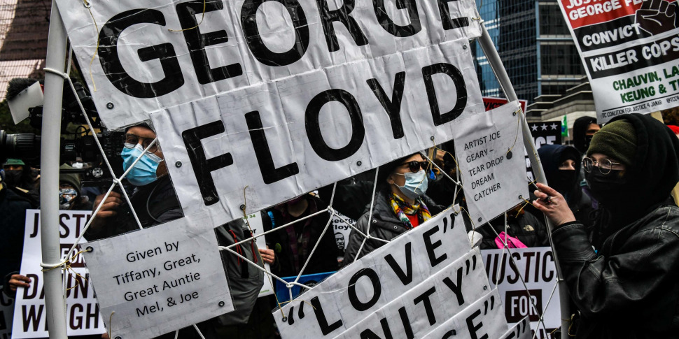 La morte di George Floyd a Minneapolis, l'agente Chauvin condannato ... La morte di George Floyd a Minneapolis, l'agente Chauvin condannato ...