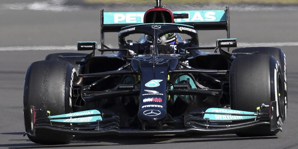 F1, Hamilton "re" a Silverstone: vince su Leclerc dopo una super ...