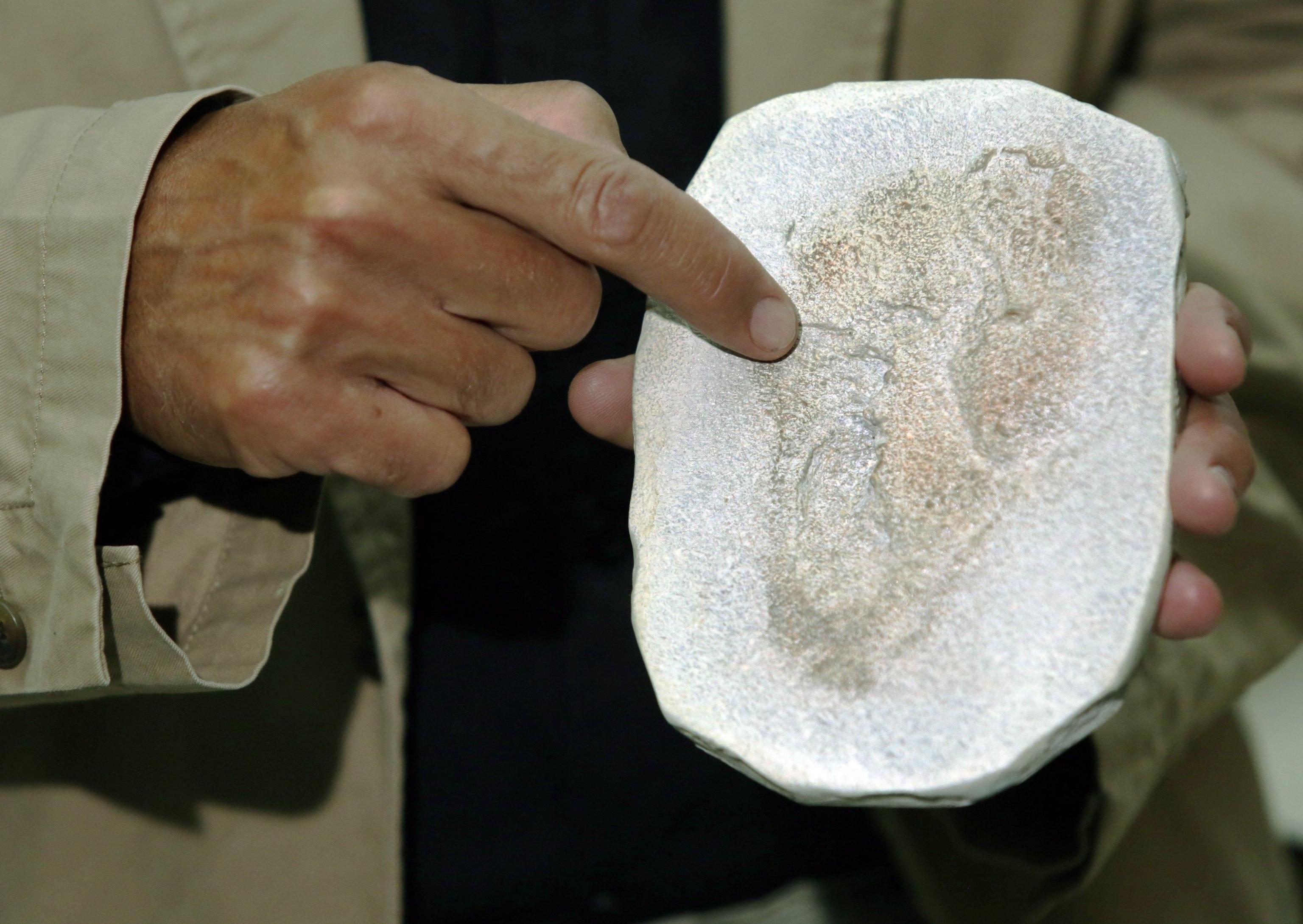 Hanno 6 milioni di anni le orme più antiche, forse di un ominide ...