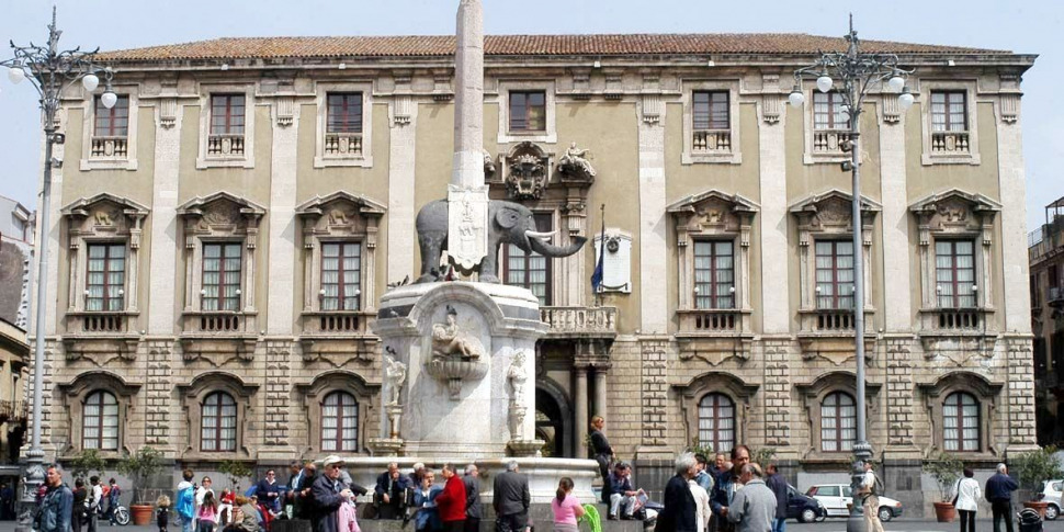 Allerta meteo arancione, a Catania domani chiudono scuole, ville e ...