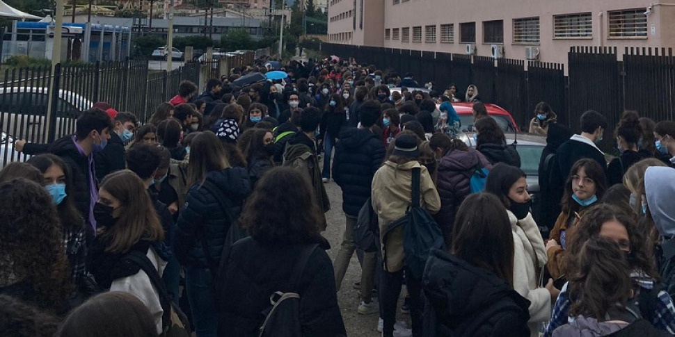 "Il Meli agli studenti e non ai dirigenti", scoppia la protesta al ...