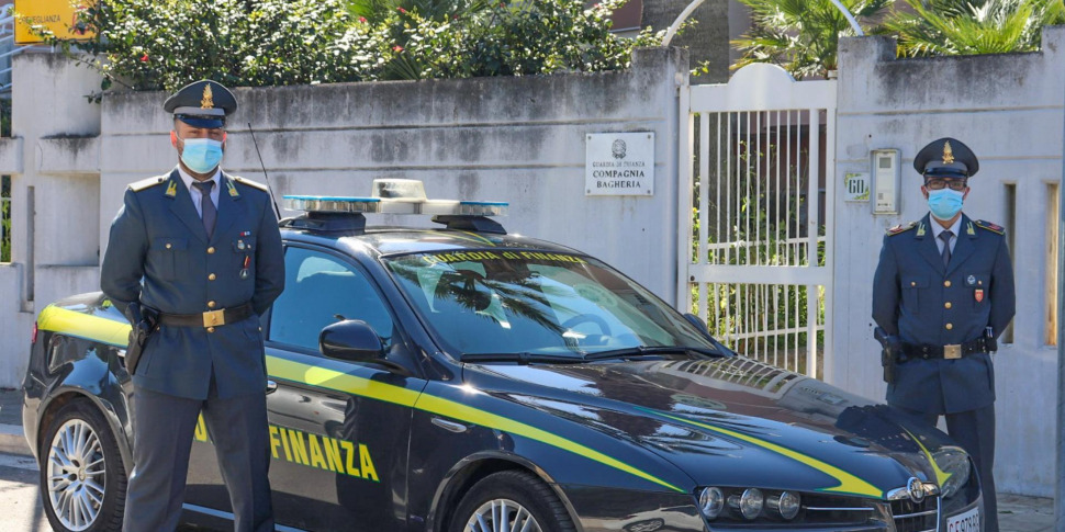 Belmonte, sequestrate 60 casse di frutta, uova e vino a un ambulante ...