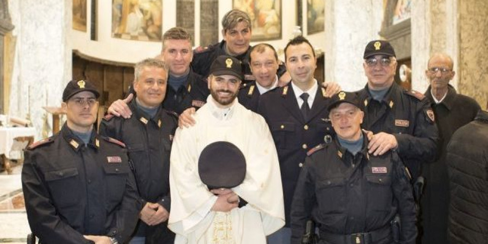Da ispettore di polizia a Messina a parroco: la nuova vita di don ...