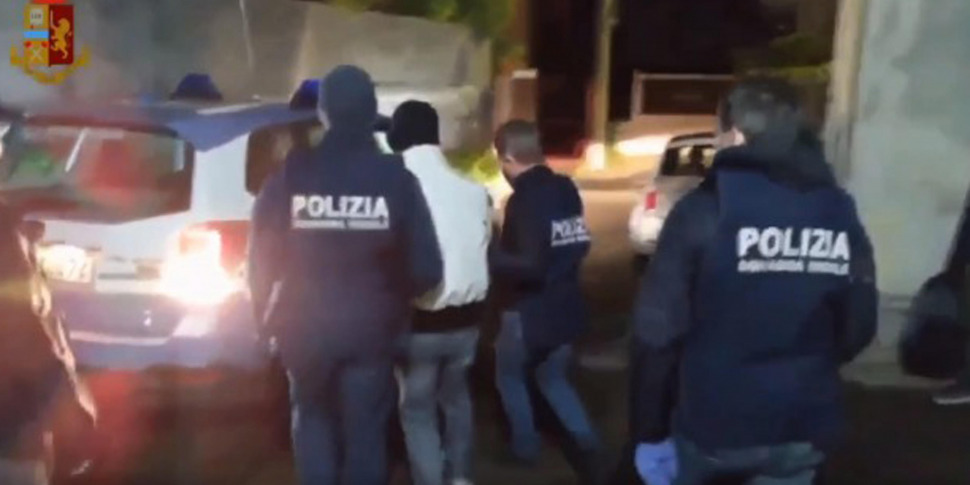 Mafia e droga a Catania, blitz contro il clan dei Cursoti milanesi ... Mafia e droga a Catania, blitz contro il clan dei Cursoti milanesi ...