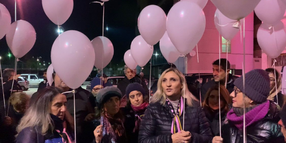 Nel piazzale dello stadio Barbera, l'ultimo saluto dei tifosi del ...