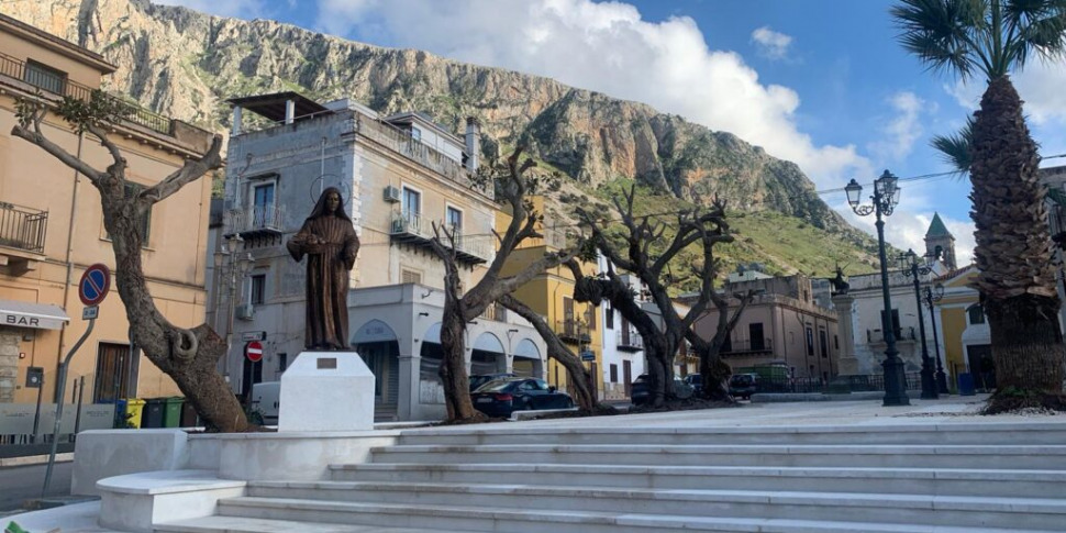 Cinisi, statua in bronzo in onore di Santa Carolina Santocanale: oggi l ...
