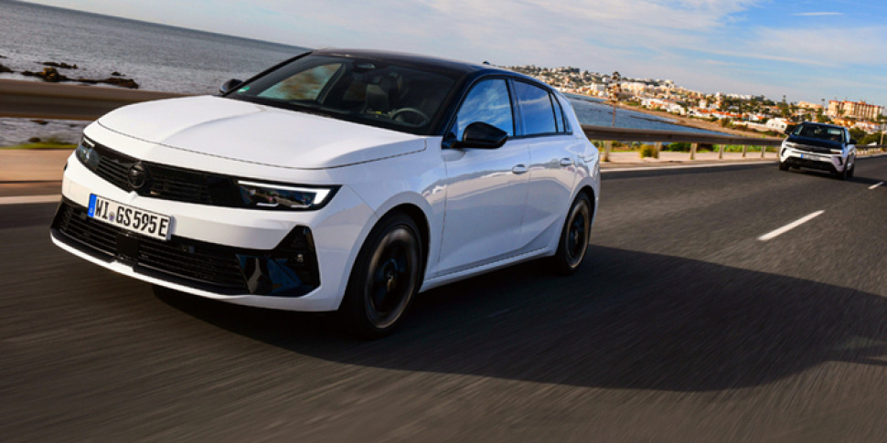 Sportive Opel Astra e Grandland promosse nei test dinamici - Giornale ...