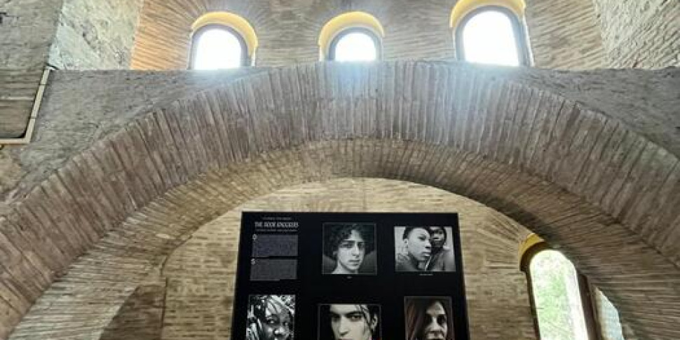 A Roma la mostra 'Un'altra moda', 35 scatti di Ray Morrison - Giornale ...