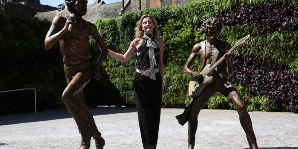 In Gb inaugurate le statue di Mick Jagger e Keith Richards - Giornale ...