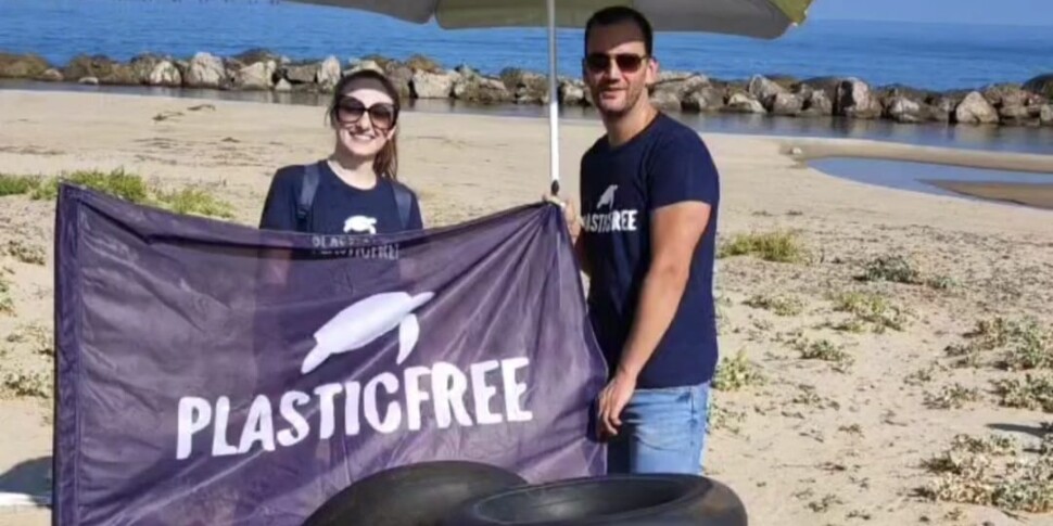 Termini Imerese, le foto della raccolta di rifiuti di plastica ...