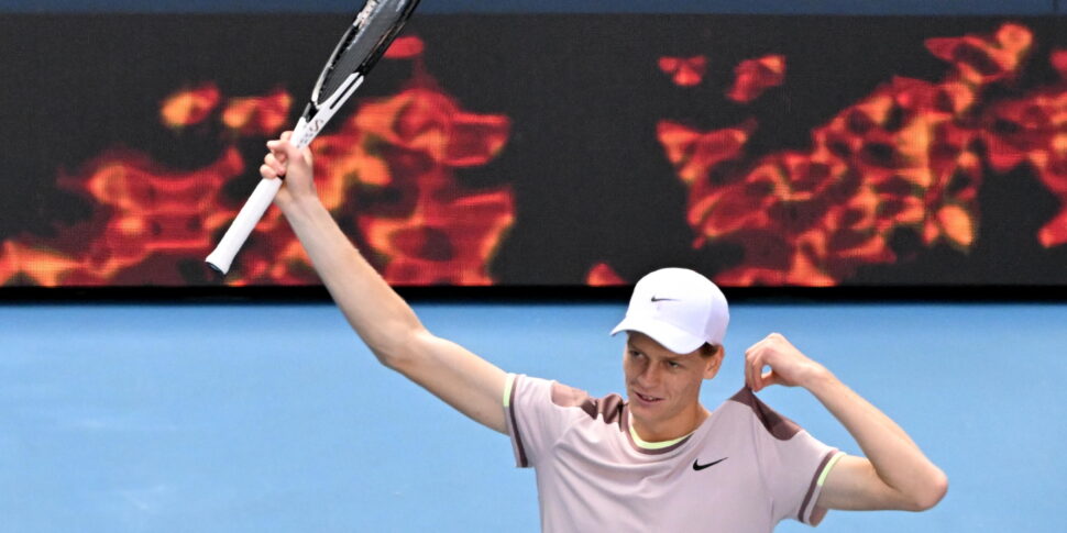 Impresa di Sinner, batte Djokovic e vola in finale agli Australian Open: sfiderà Medvedev ...