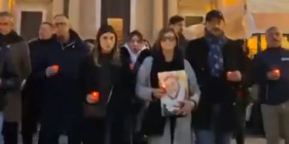 Terrasini: fiaccolata e flash mob per Paolo La Rosa, il ragazzo ucciso ...