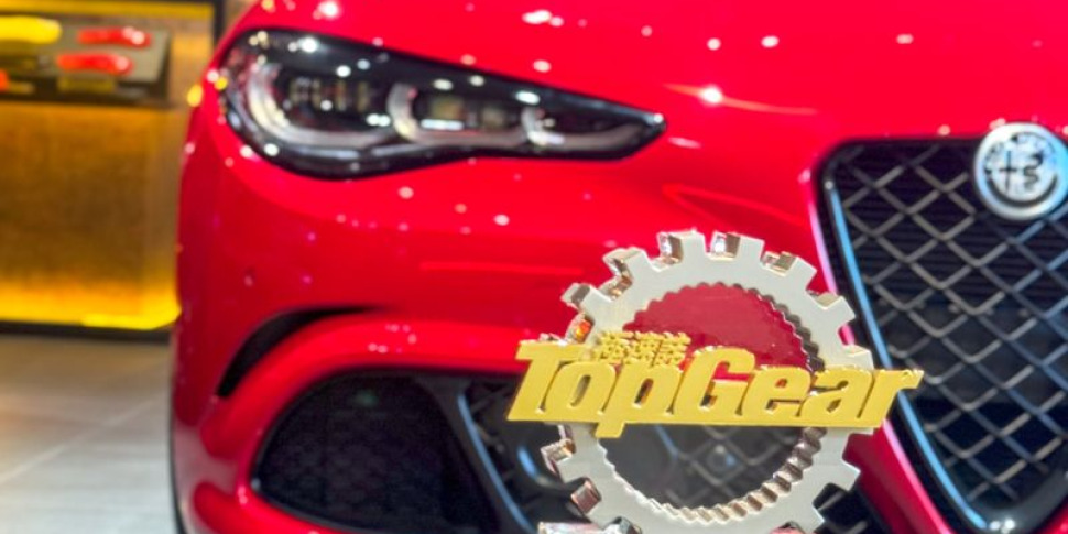 Alfa Romeo Giulia Quadrifoglio eletta “Sedan of the Year” - Giornale di ...