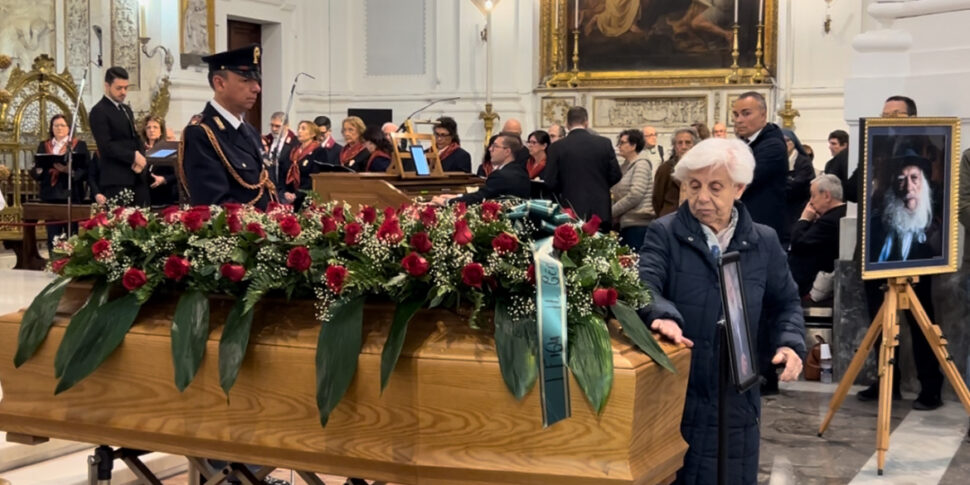 L'addio a Vincenzo Agostino a Palermo, il nipote: «Che rabbia verso lo ...