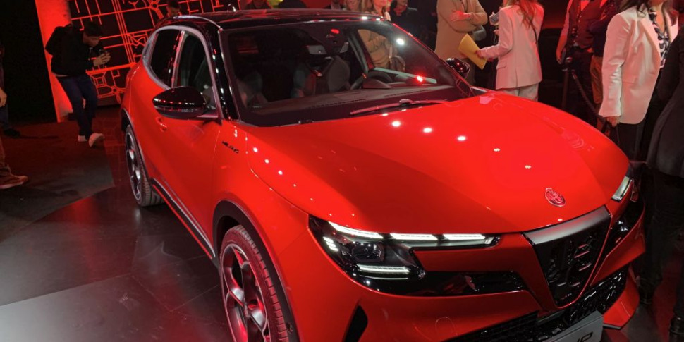 Alfa Romeo presenta la nuova Milano, sportiva e compatta - Giornale di ...