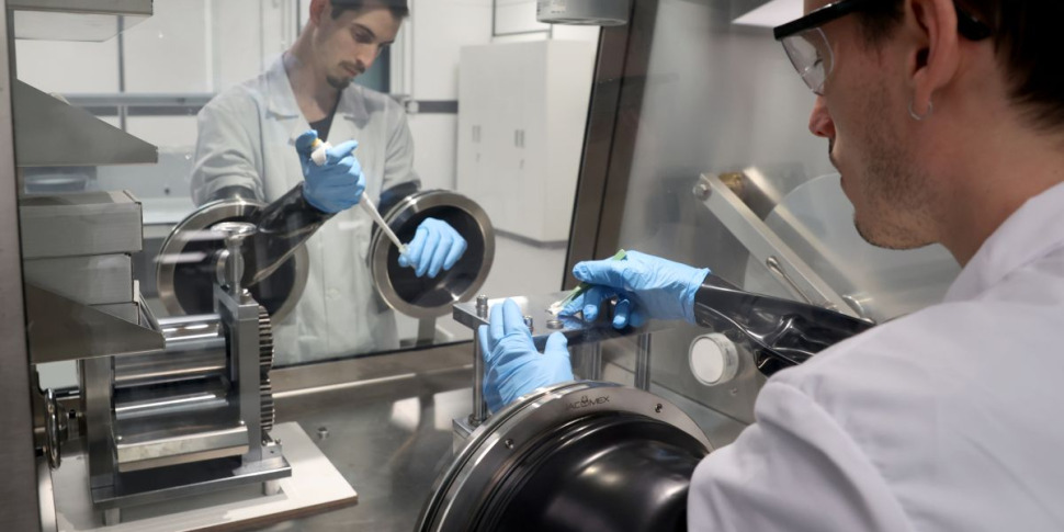 Ferrari, inaugurato E-Cells Lab in collaborazione con UniBo e NXP ...