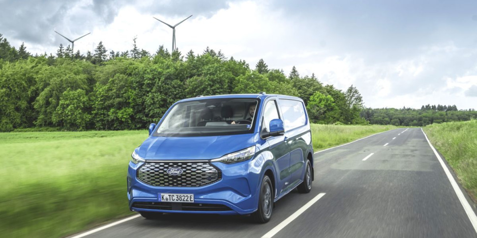 Al via gli ordini del nuovo Ford E-Transit Custom 100% elettrico ...