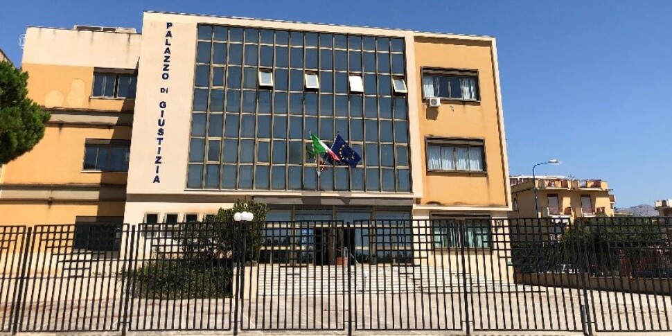 Partanna, abusò della nipotina: nonno condannato a 7 anni - Giornale di Sicilia