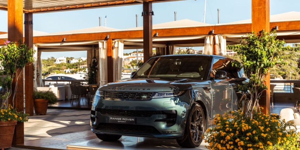 Range Rover rinnova partnership con lo Yacht Club Costa Smeralda ...