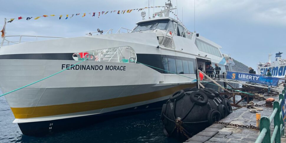 La nuova nave Ferdinando Morace collegherà Milazzo, le sette isole ...