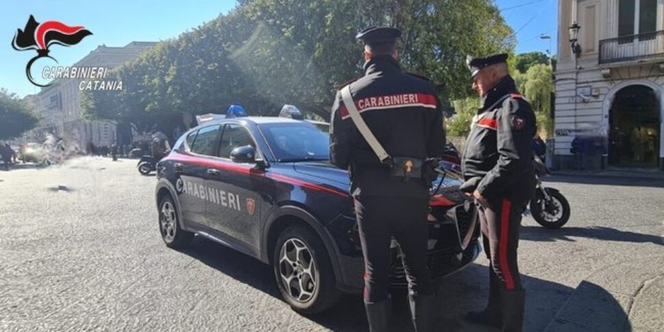 Catania, tenta di rubare due smartphone: arrestato - Giornale di Sicilia