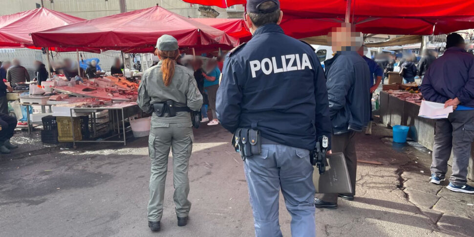 Controlli al mercato a Catania, sequestrate 2 tonnellate di frutta e ...