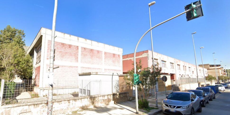 Palermo, tentano di rubare i cavi elettrici nella scuola Santocanale ...