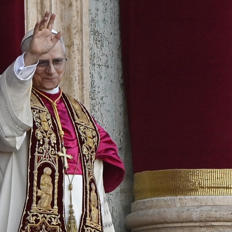 Il primo discorso del Papa Leone XIV: «Costruiamo ponti di pace ...