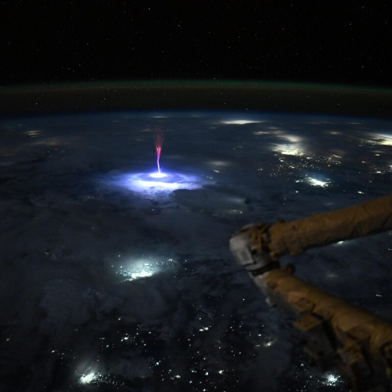 La spettacolare immagine del «Jet Gigante» catturata dall’astronauta ...