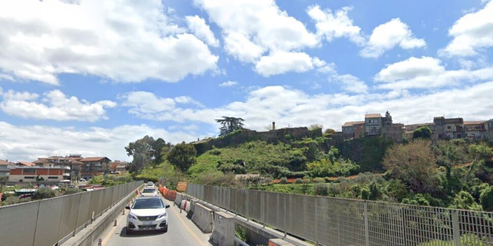 Maltempo a Randazzo, crolla il parapetto del ponte Alcantara: Anas ...