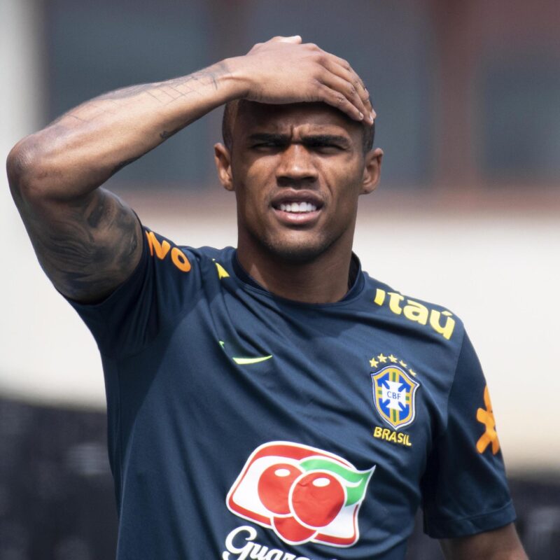 Mandato d'arresto per l'ex Juve Douglas Costa: non ha versato gli alimenti - Giornale di Sicilia