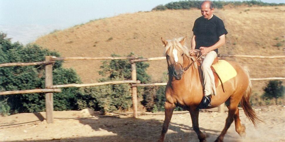Negli Anni ‘70 a Godrano: «Ero il prete più altolocato» - Giornale di ...