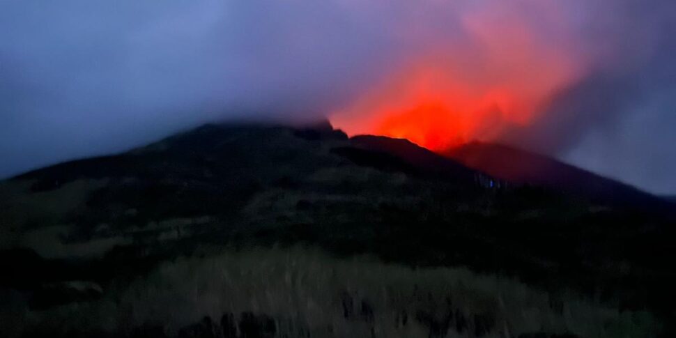 Lo Stromboli riprende ad eruttare. L'Ingv: «Fenomeno di livello medio ...