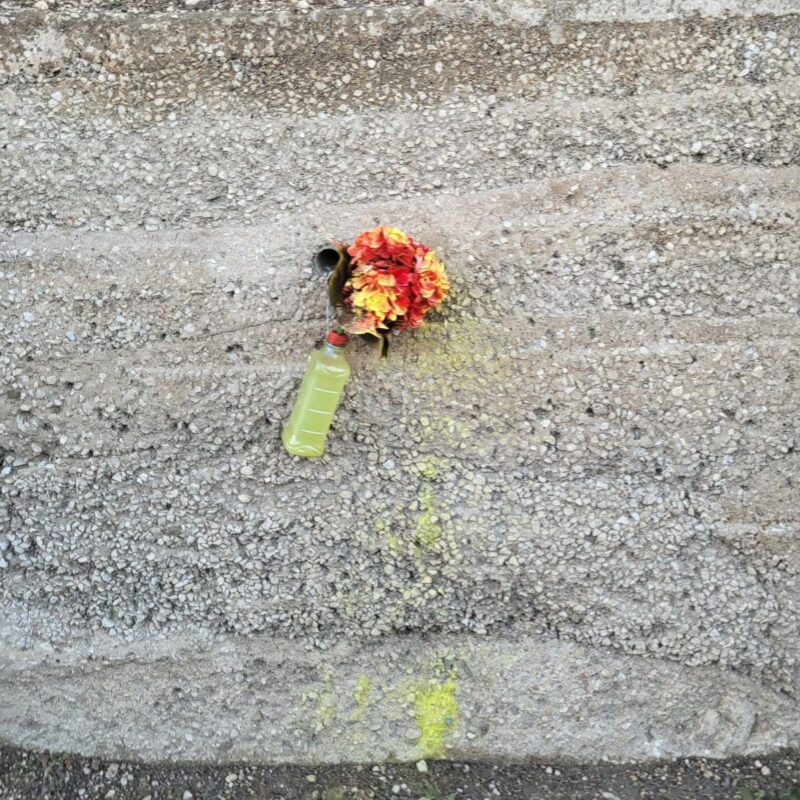 Fiori e bossoli davanti alla casa del sindaco di Ravanusa: «A chi dà ...