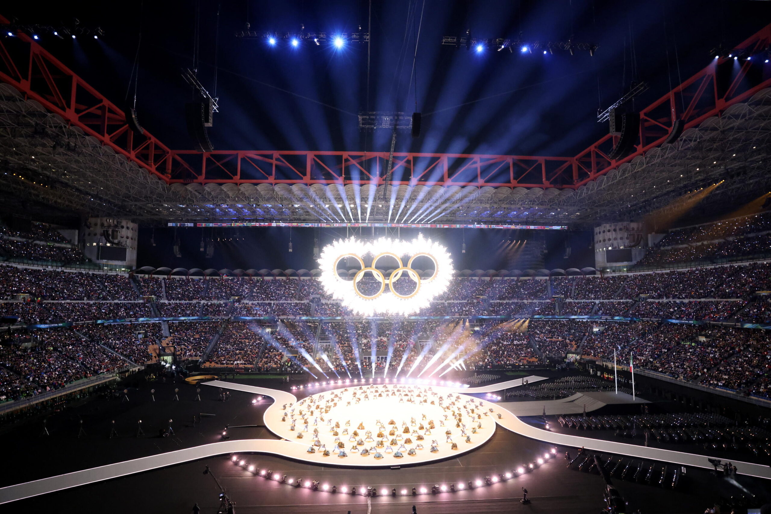 La cerimonia di apertura della Olimpiadi invernali Milano-Cortina ...