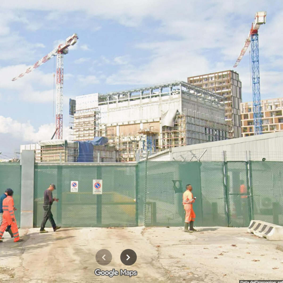 Schiavi per costruire il consolato Usa a Milano, fermato in aeroporto ...