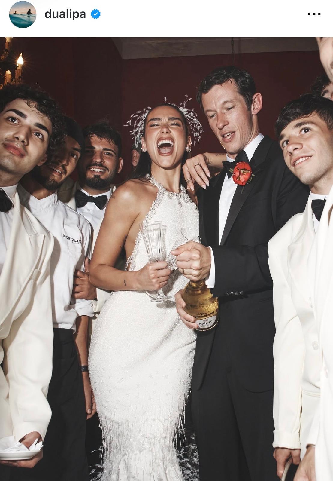 Le foto della festa di nozze di Dua Lipa e Callum Turner a Villa ...