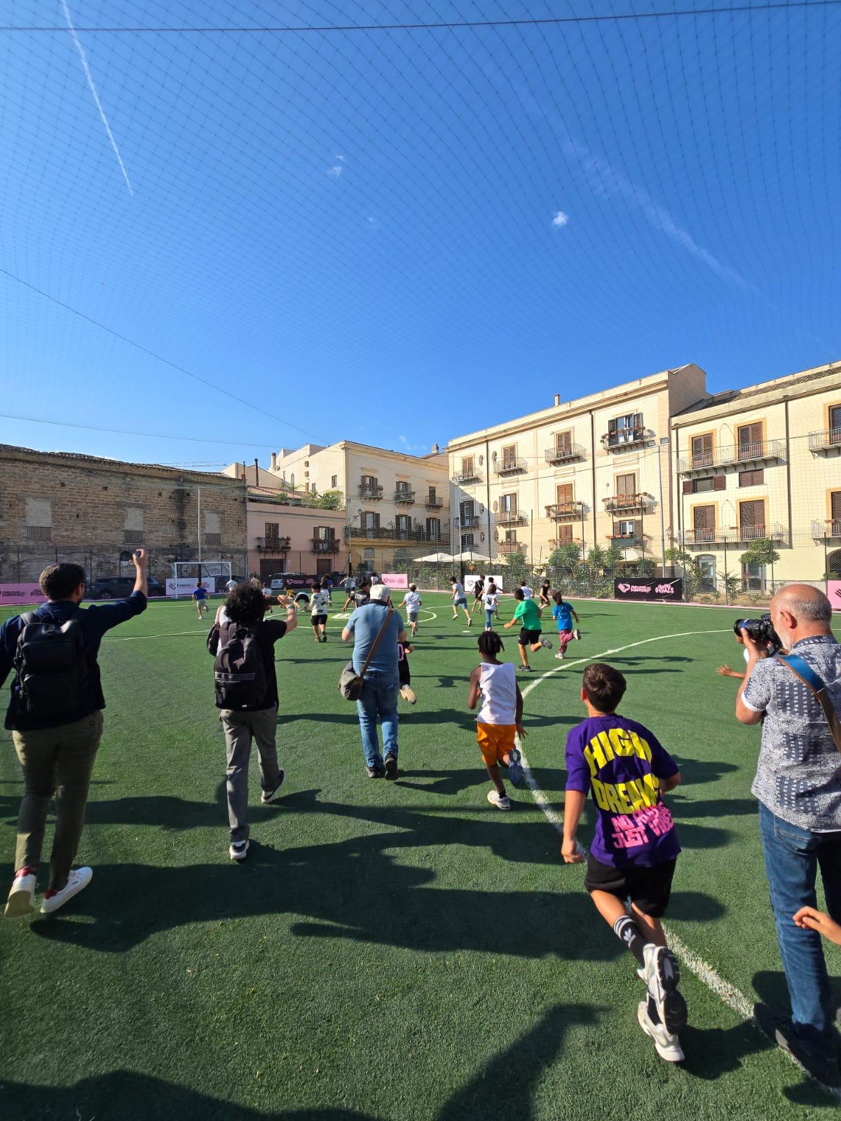 Palermo, inaugurato il nuovo campetto di piazza Magione - Giornale di ...
