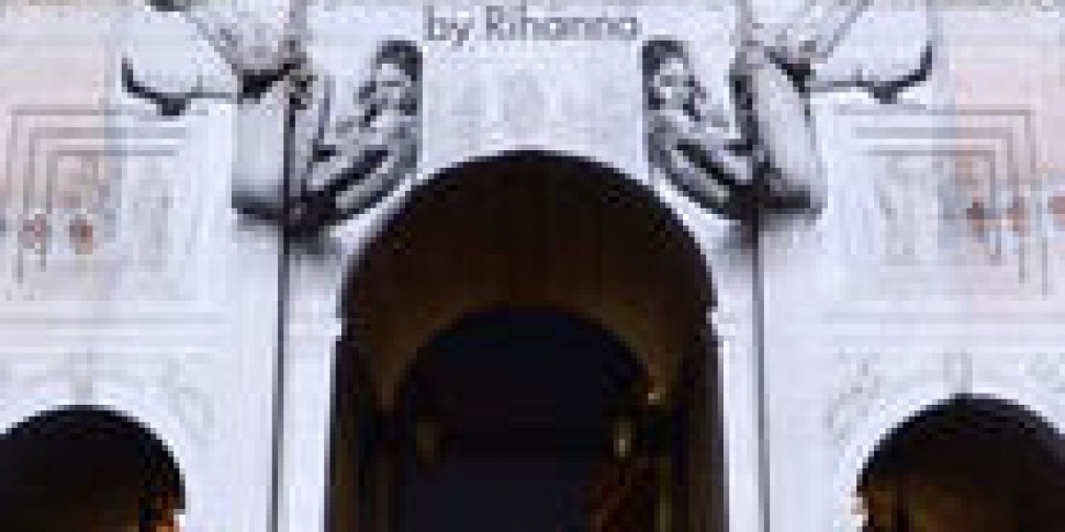 La foto. Rihanna senza veli sul Marble Arch di Londra - Giornale di Sicilia