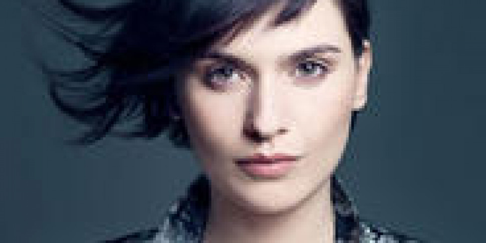 Al Teatro Lucio Dalla di Milo il concerto di Erica Mou - Giornale di ...